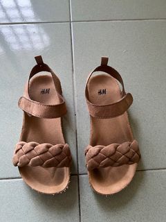 Sandle, Women's Fashion, Footwear, Flats on Carousell