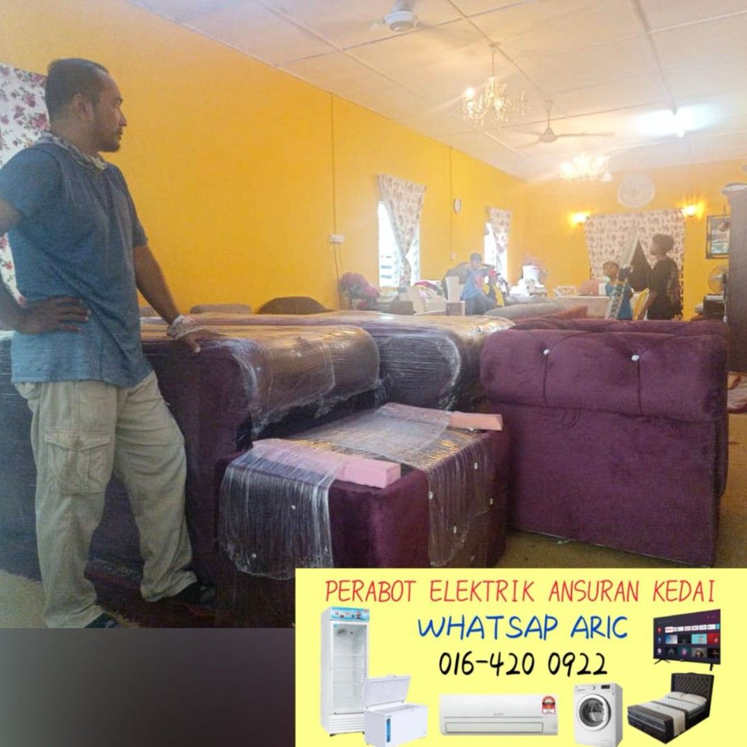 Sofa Ansuran Kedai, Furniture & Home Living, Furniture, Sofas on Carousell