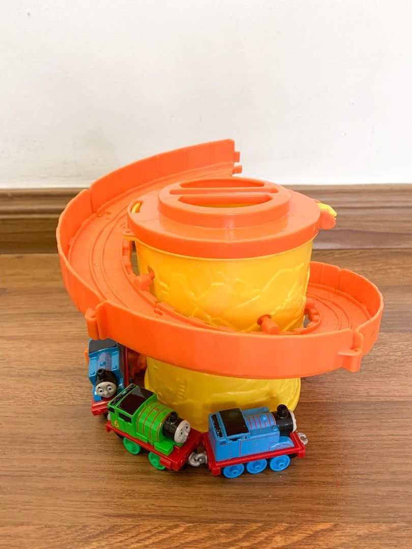 Thomas & Friends Take-n-Play Spiral Tower Tracks & Metal Diecast Trains ...