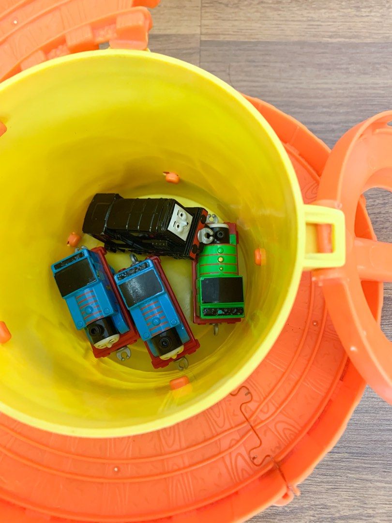 Thomas & Friends Take-n-Play Spiral Tower Tracks & Metal Diecast Trains ...