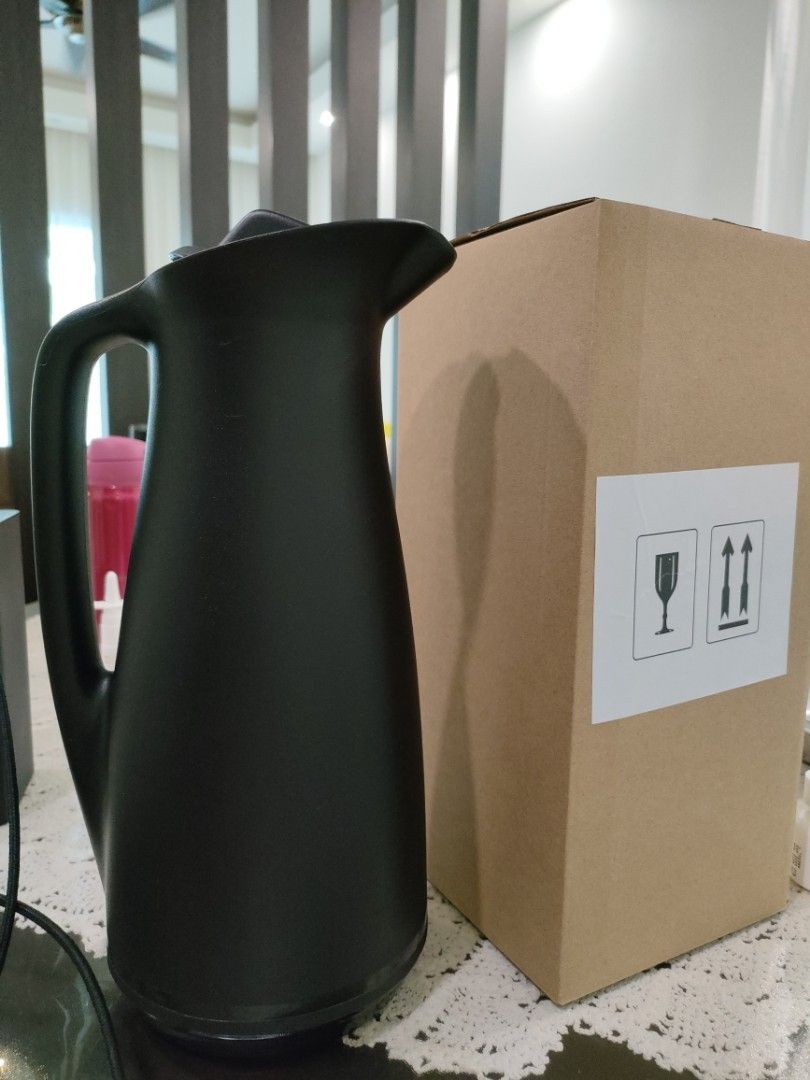 Tupperware Thermotup Pitcher 1L, Furniture & Home Living, Kitchenware ...