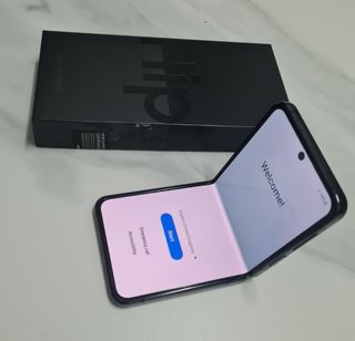 Galaxy Z Flip 5 Mint 256GB, Mobile Phones & Gadgets, Mobile Phones ...