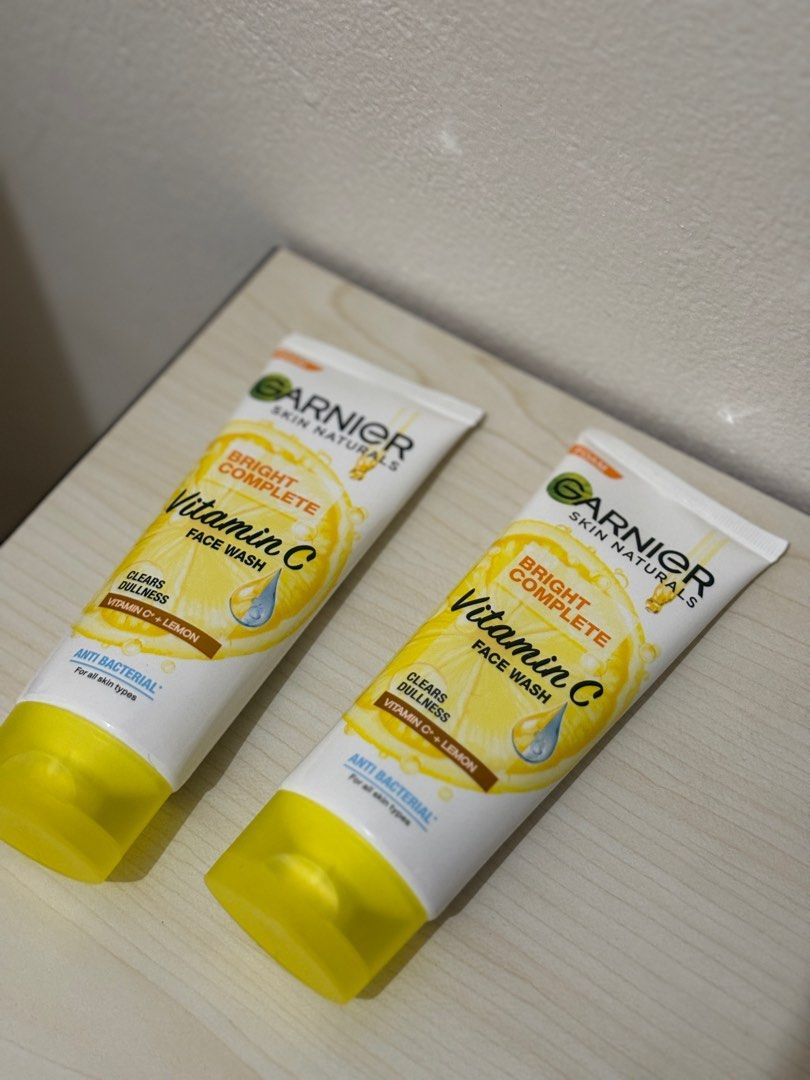 Garnier Bright Complete Brightening Face Wash, Kesehatan & Kecantikan ...