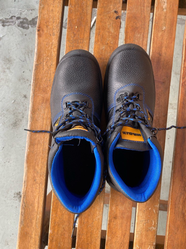 MR DIY SAFETY BOOTS, Men's Fashion, Footwear, Boots on Carousell