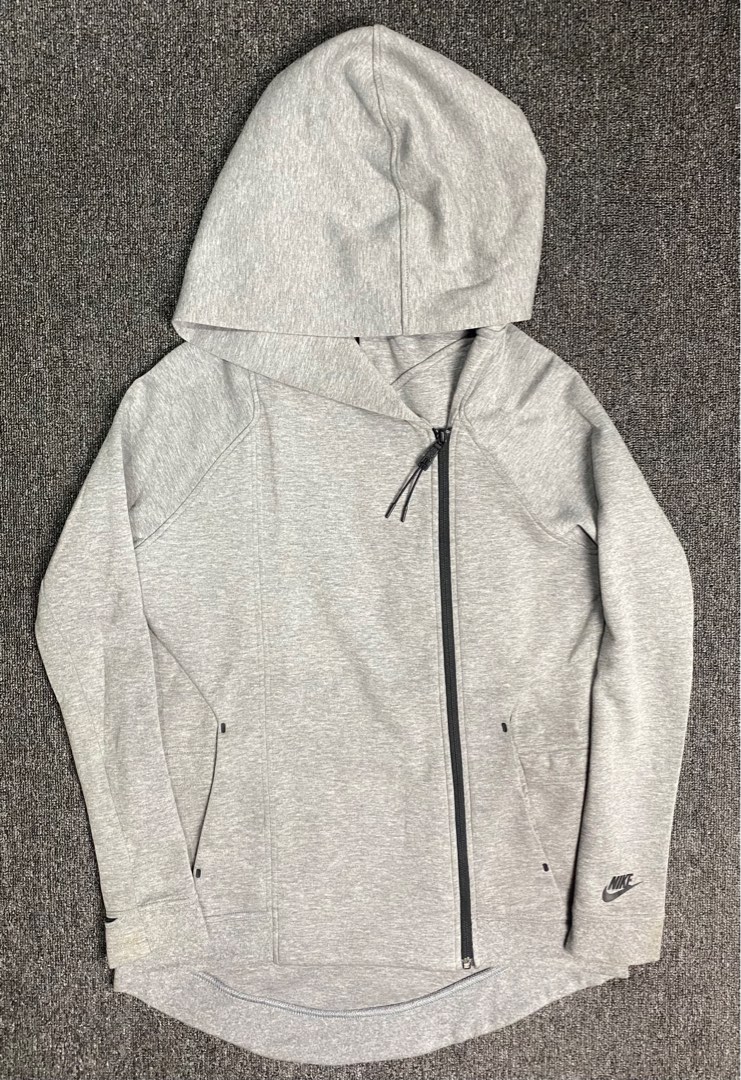 Nike Tech Fleece Cape, Women's Fashion, Coats, Jackets and Outerwear on ...