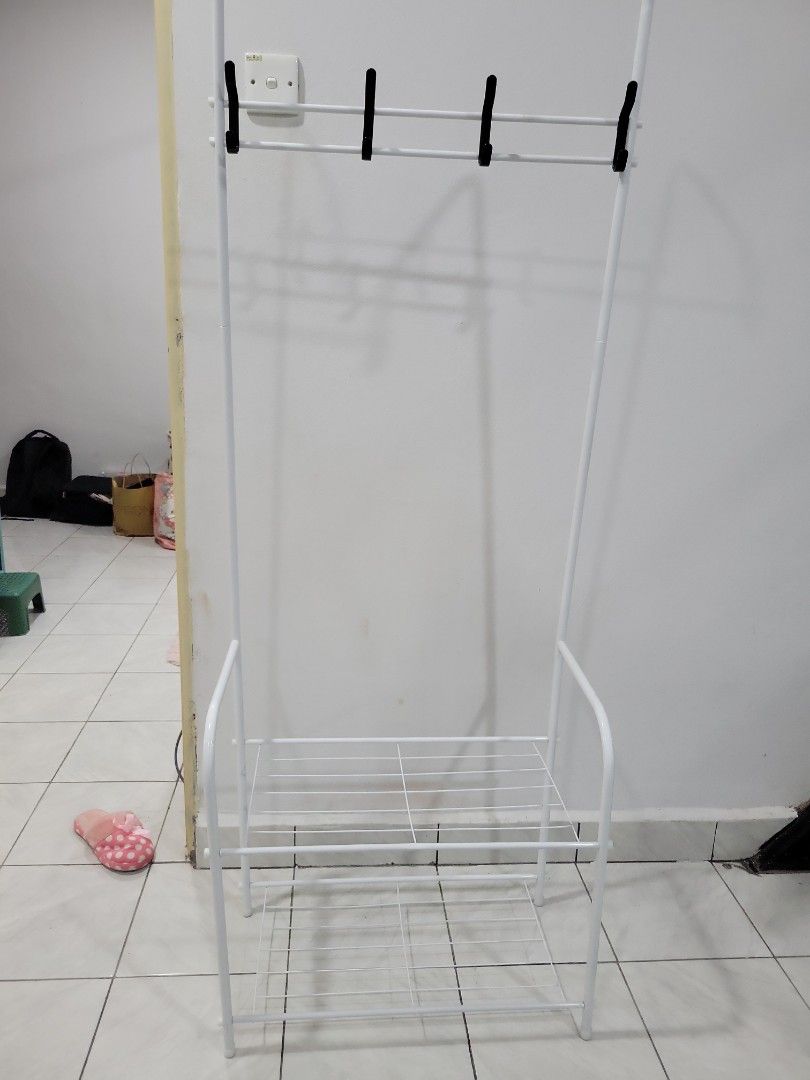 Penyangkut baju, Furniture & Home Living, Home Improvement ...