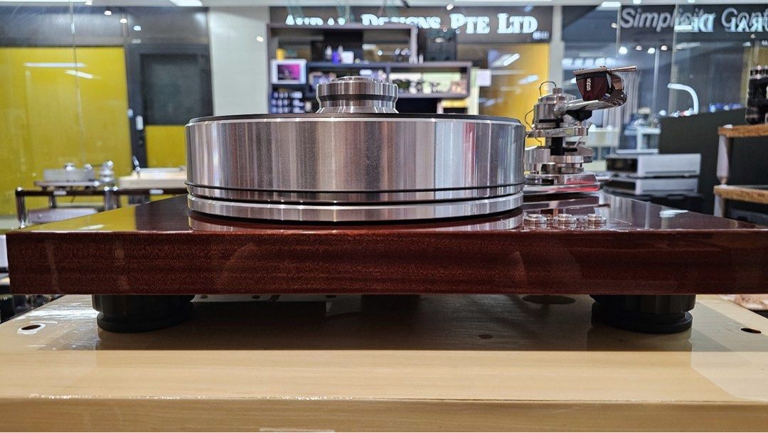 Project Signature 10 Turntable and Tonearm, Audio, Other Audio ...