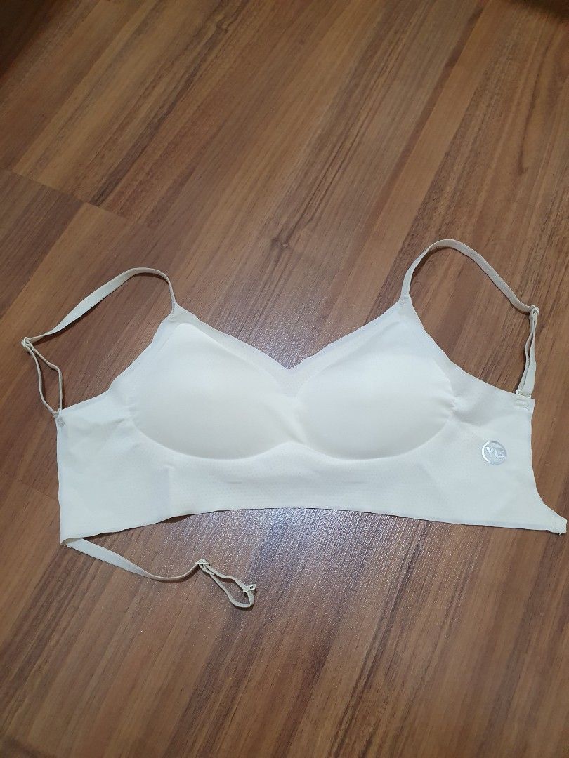 Seamless Low Back Bra, Women's Fashion, New Undergarments & Loungewear ...