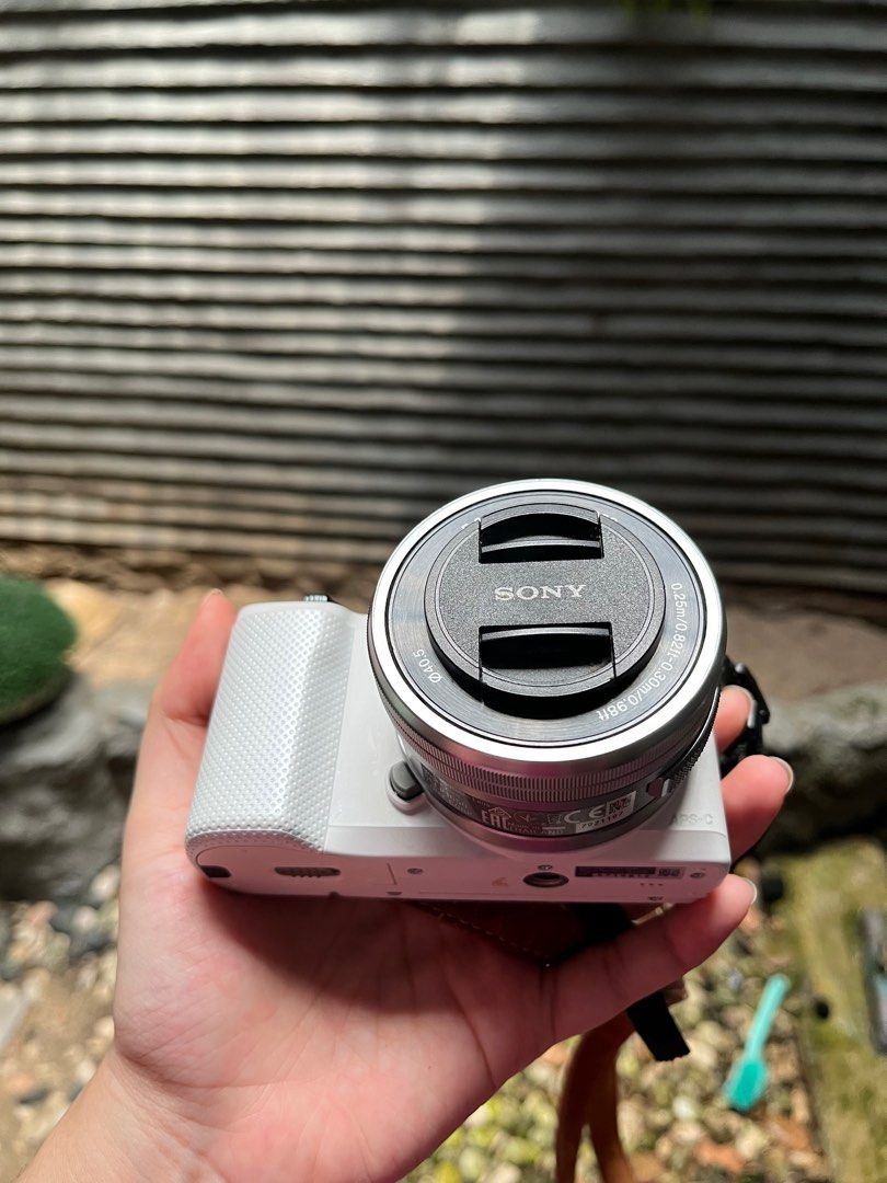 Sony a5000 Mirrorless, Fotografi di Carousell