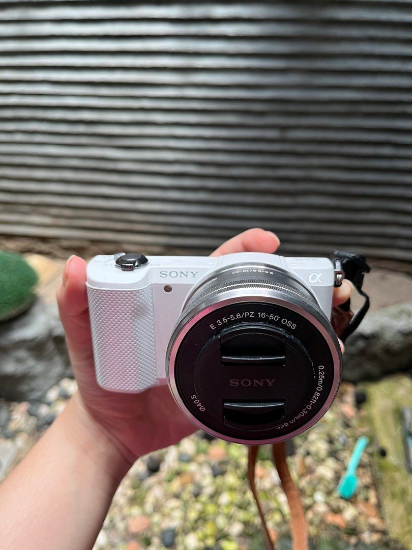 Sony a5000 Mirrorless, Fotografi di Carousell