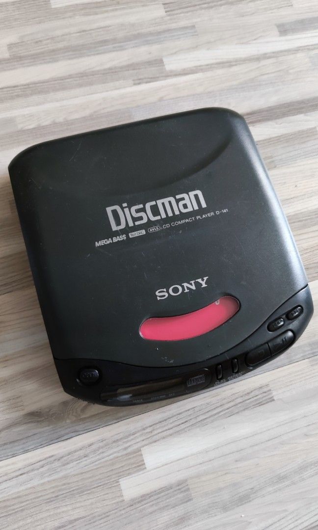 Sony CD Discman D-141 Portable Audio Music Player Vintage Retro Walkman ...