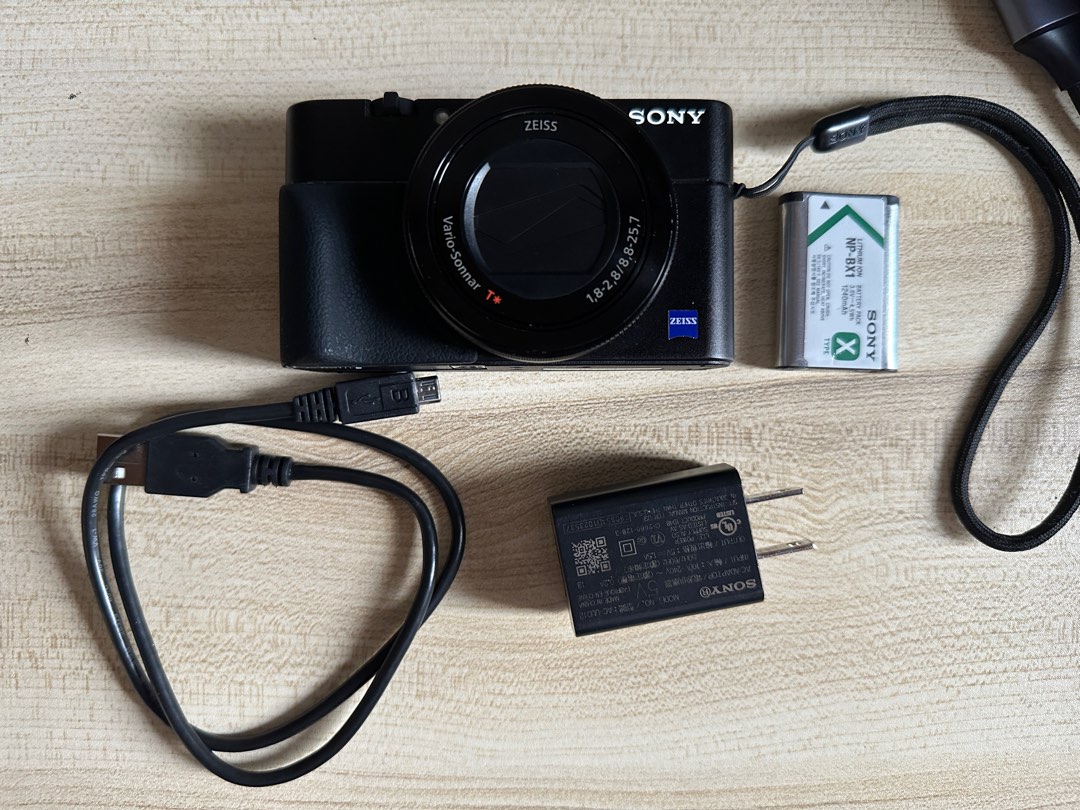 Sony Rx100V DSC-RX100M5A, Photography, Cameras on Carousell