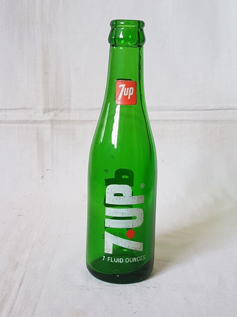 7-UP Glass Bottle, Hobbies & Toys, Memorabilia & Collectibles, Vintage ...