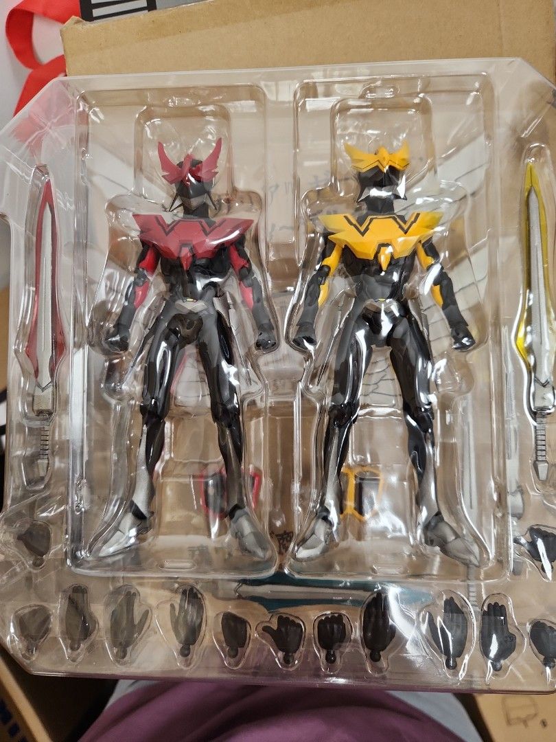 全新日版Bandai 魂限SIC S.I.C. Wingman Delta End 夢戰士紅黃, 興趣及遊戲, 玩具 & 遊戲類 - Carousell