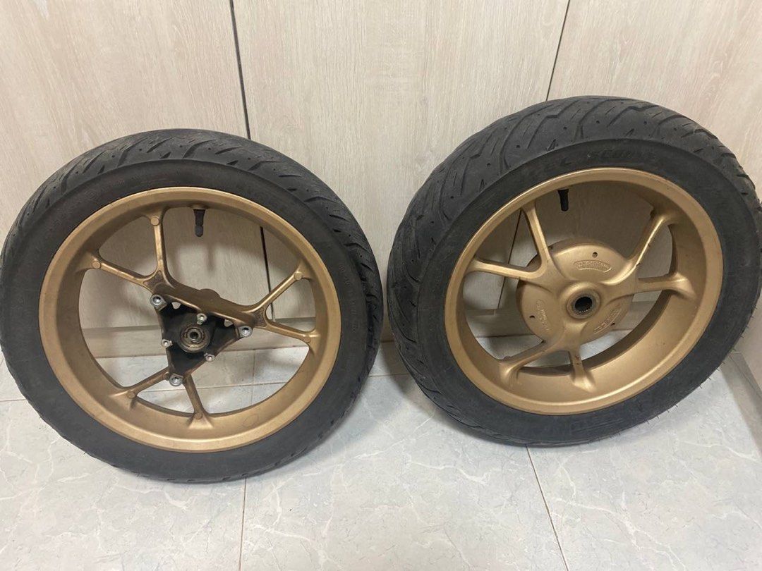 Aerox stock rims with Pirelli Angel scooter tyre, Motorcycles ...