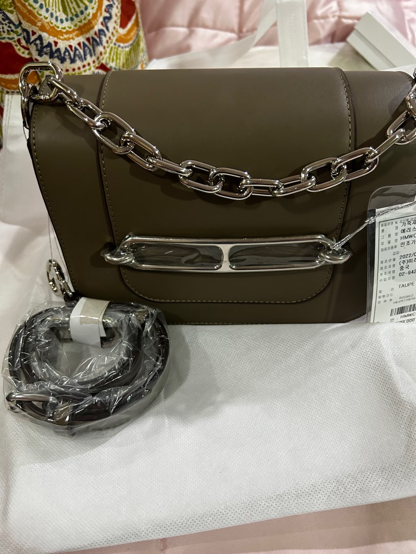 Bana bana 2-way shoulder bag brand new, Women's Fashion, Bags & Wallets ...