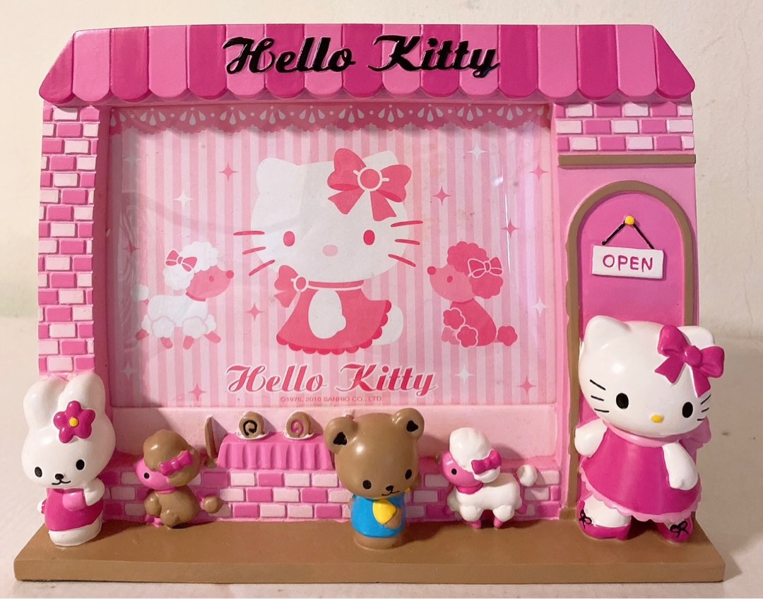 BNWB 100% authentic sanrio Europe rare hello kitty with poodles n pets ...