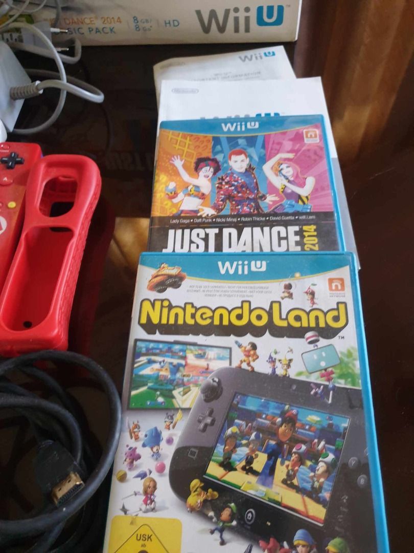 Complete Nintendo Wii U console, in box, with 2 games, Video Gaming ...