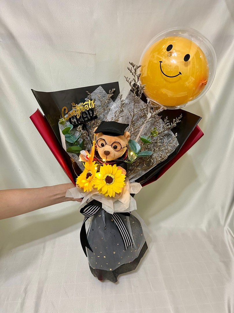 Crochet Graduation Bouquet Crochet Flower Balloon Birthday Gift Ideas ...