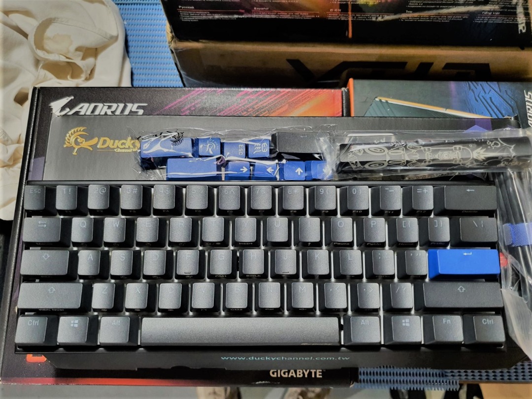 DUCKY Mecha Mini V2 RGB Mechanical Keyboard 60% Double Shot PBT MX Blue ...