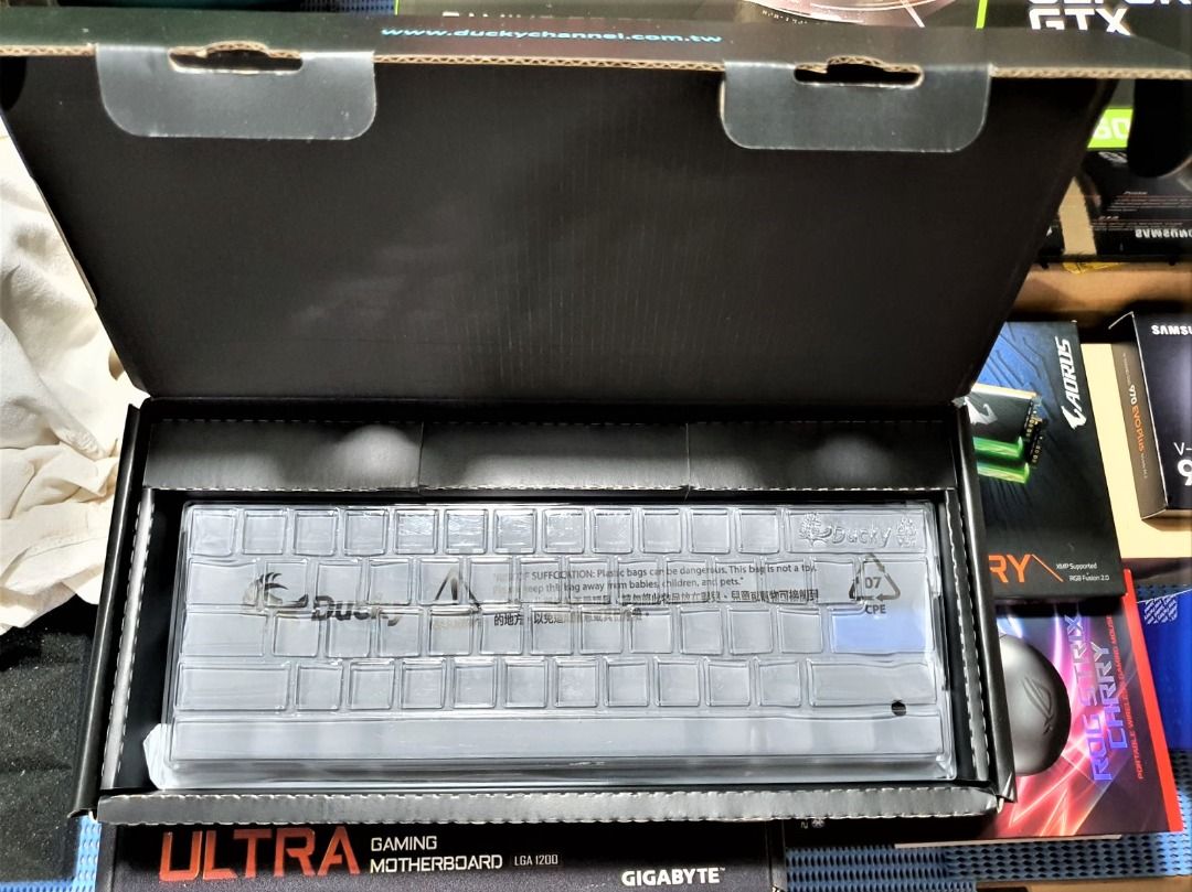 DUCKY Mecha Mini V2 RGB Mechanical Keyboard 60% Double Shot PBT MX Blue ...