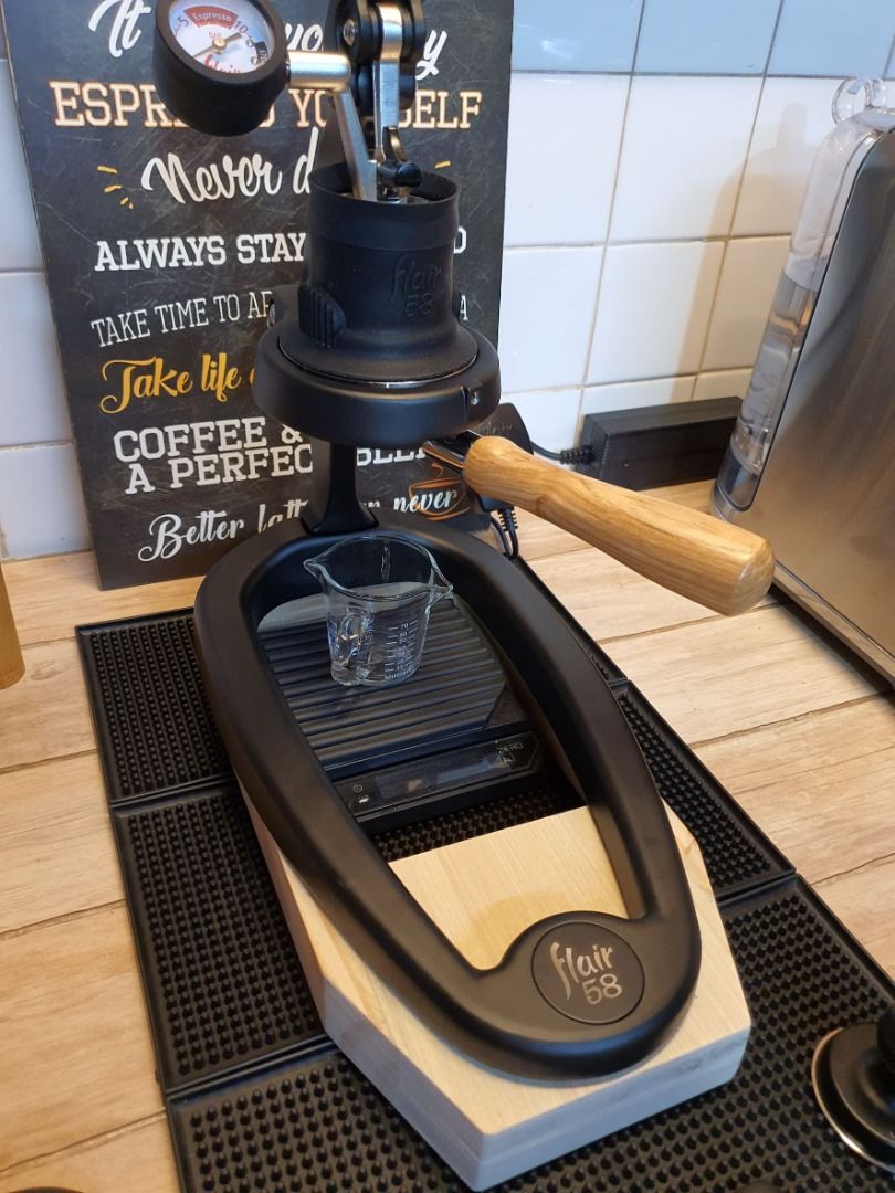 Flair 58 hand-pull lever portable espresso machine version October 2021 ...