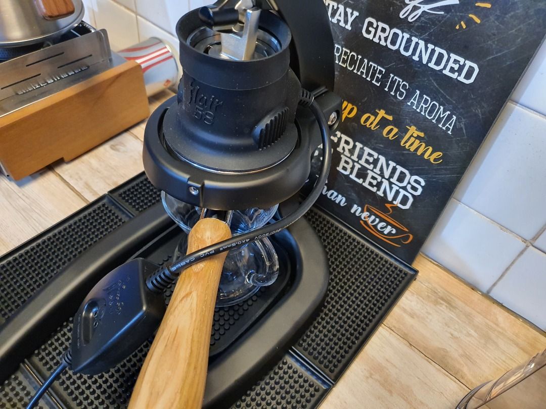 Flair 58 hand-pull lever portable espresso machine version October 2021 ...