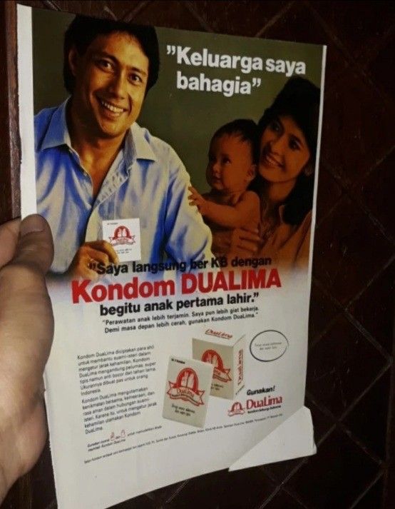 Iklan cetak jadul Kondom Dualima, Antik, Pajangan di Carousell