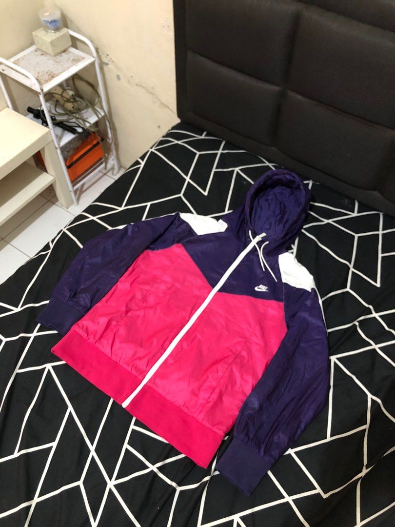 JAKET NIKE SPORTSWEAR, Fesyen Wanita, Pakaian Wanita, Atasan di Carousell