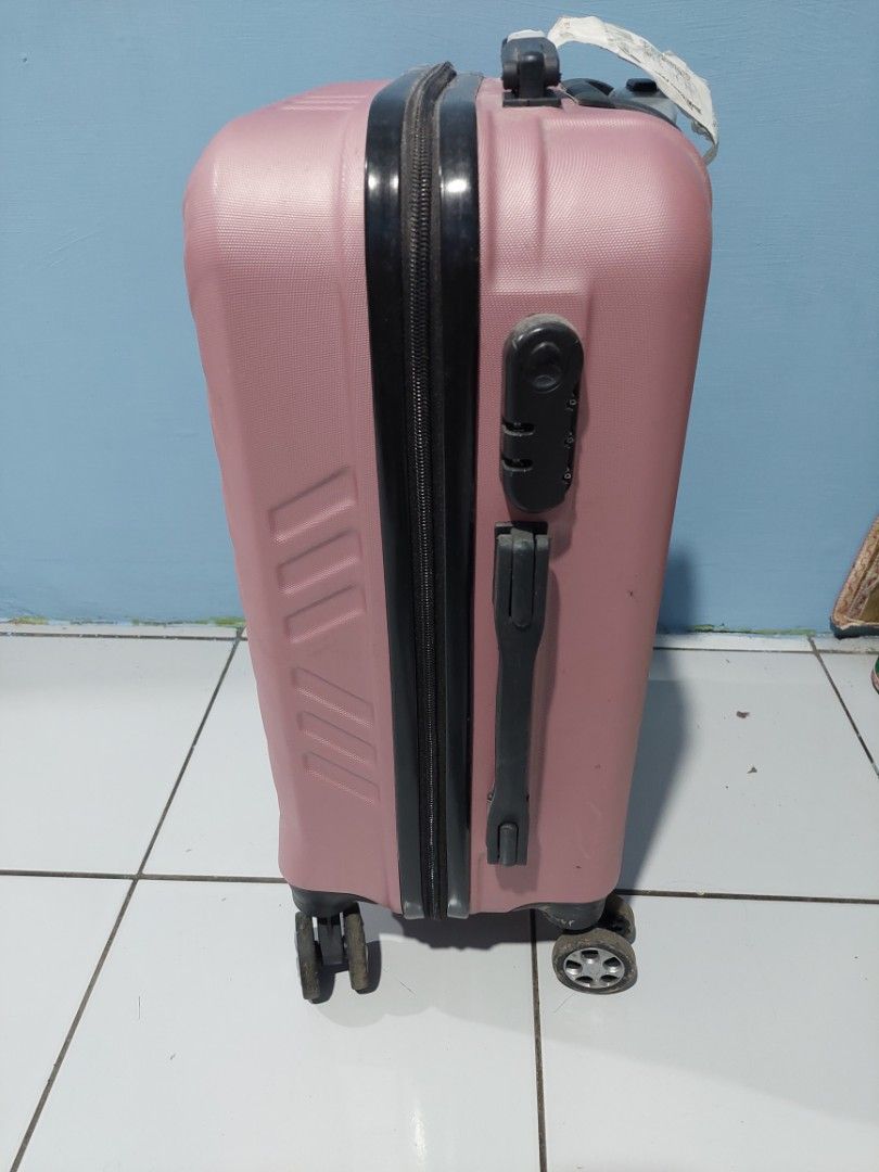 Koper 22 inci pink, Barang Yang Dicari di Carousell
