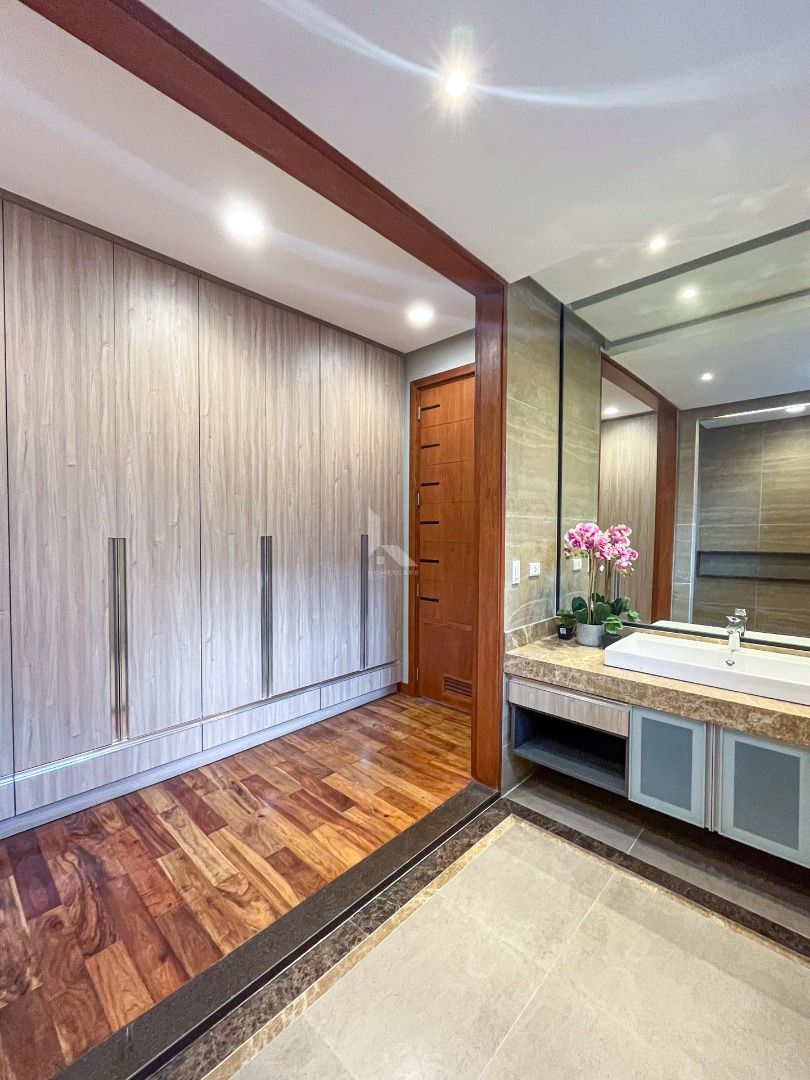 Modern Townhouse for sale in Quiapo Manila near Recto ave FEU San ...