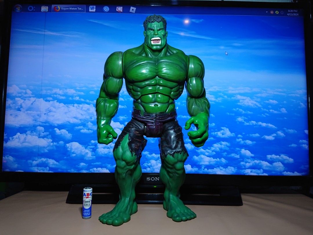 The Hulk Movie Action Figure Roars Kicks 2002, Toys & Collectibles ...