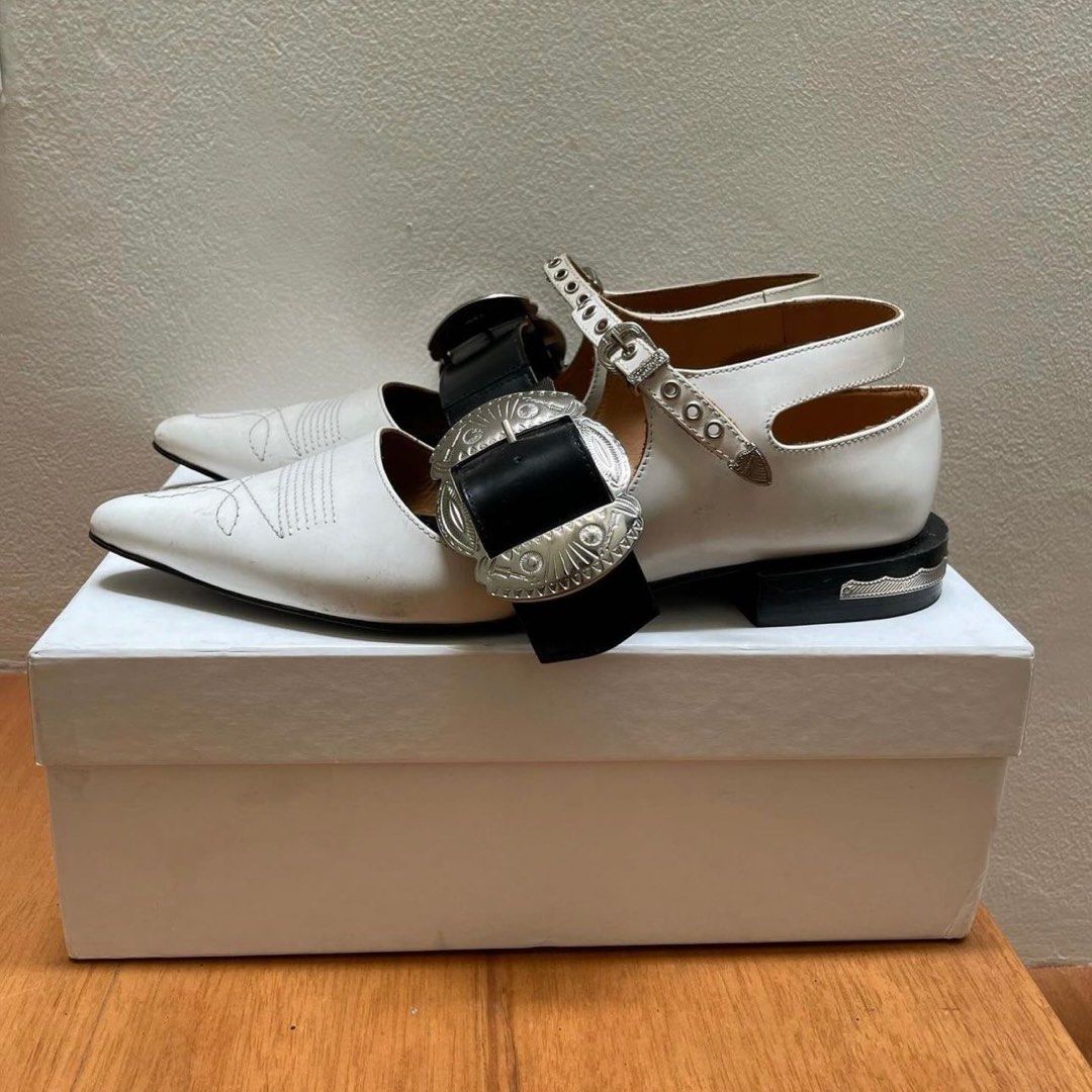 Toga Pulla White Polido Size 39 (insole 26cm), Fesyen Wanita, Sepatu di Carousell