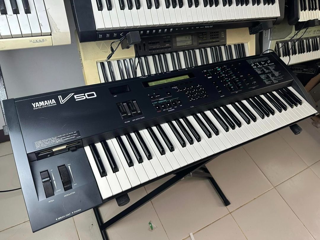Yamaha V50 Digital Workstation 110V FM Synthesizer Keyboard Piano ...