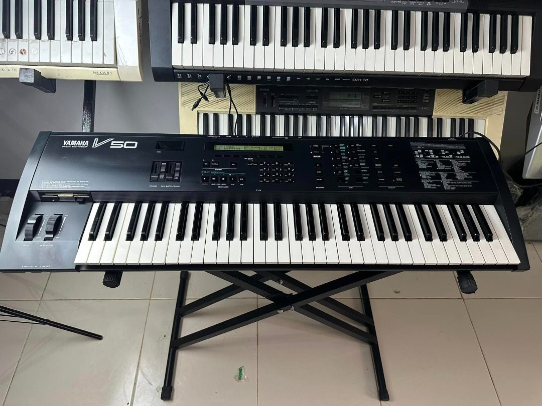 Yamaha V50 Digital Workstation 110V FM Synthesizer Keyboard Piano ...