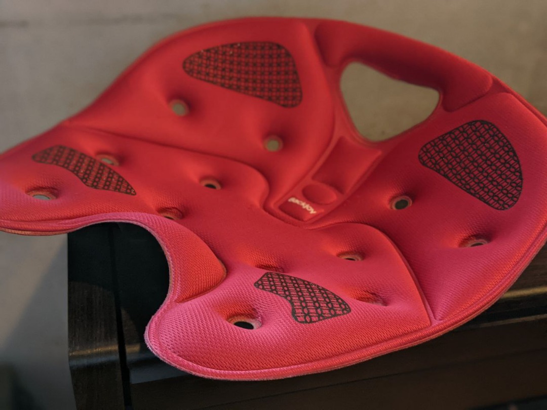 BackJoy SitSmart Core Traction, Health & Nutrition, Braces, Support & Protection on Carousell