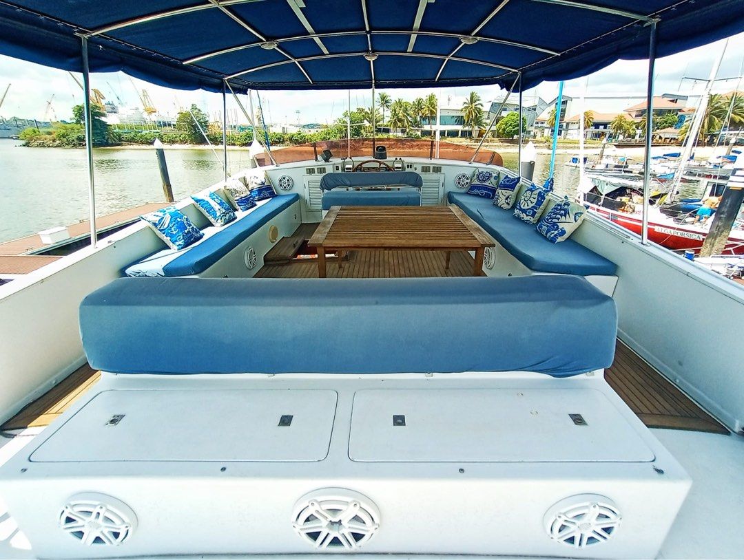 BOAT / YACHT -1991 Marine Trader/ 50 foot Yacht with 2x Diesel Engines ...