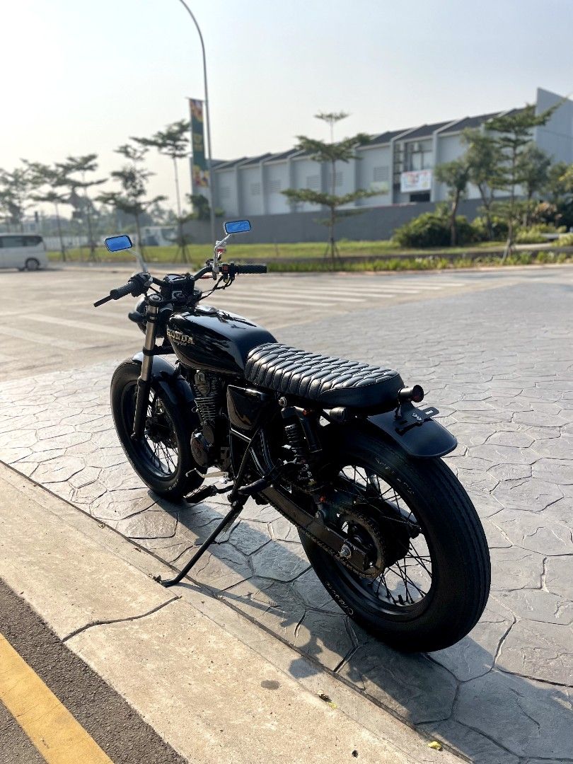 Motor custom caferacer japstyle tracker honda, Motor di Carousell