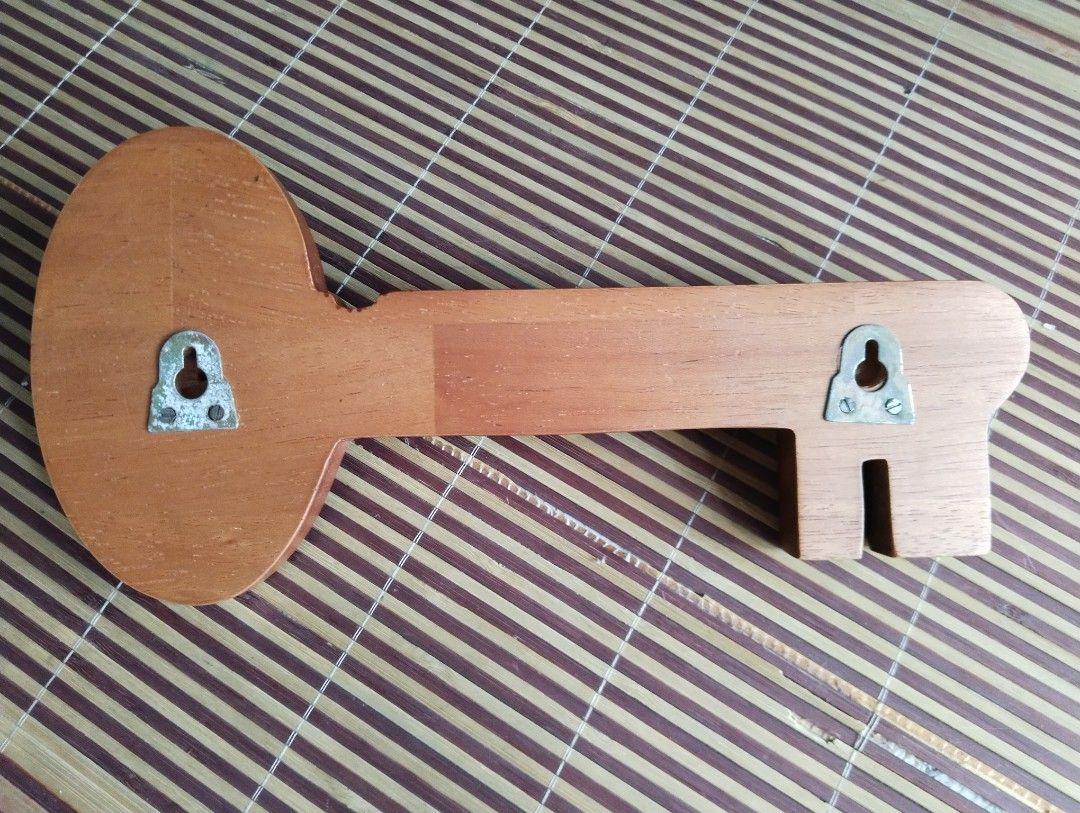 Pemegang kunci kayu PKNS / PKNS wood key holder, Hobbies & Toys ...