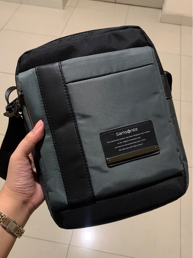 Samsonite Openroad Tablet Crossbody Bag, Fesyen Pria, Tas & Dompet ...