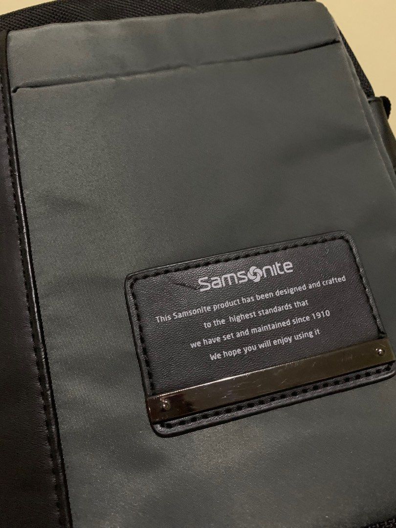 Samsonite Openroad Tablet Crossbody Bag, Fesyen Pria, Tas & Dompet ...