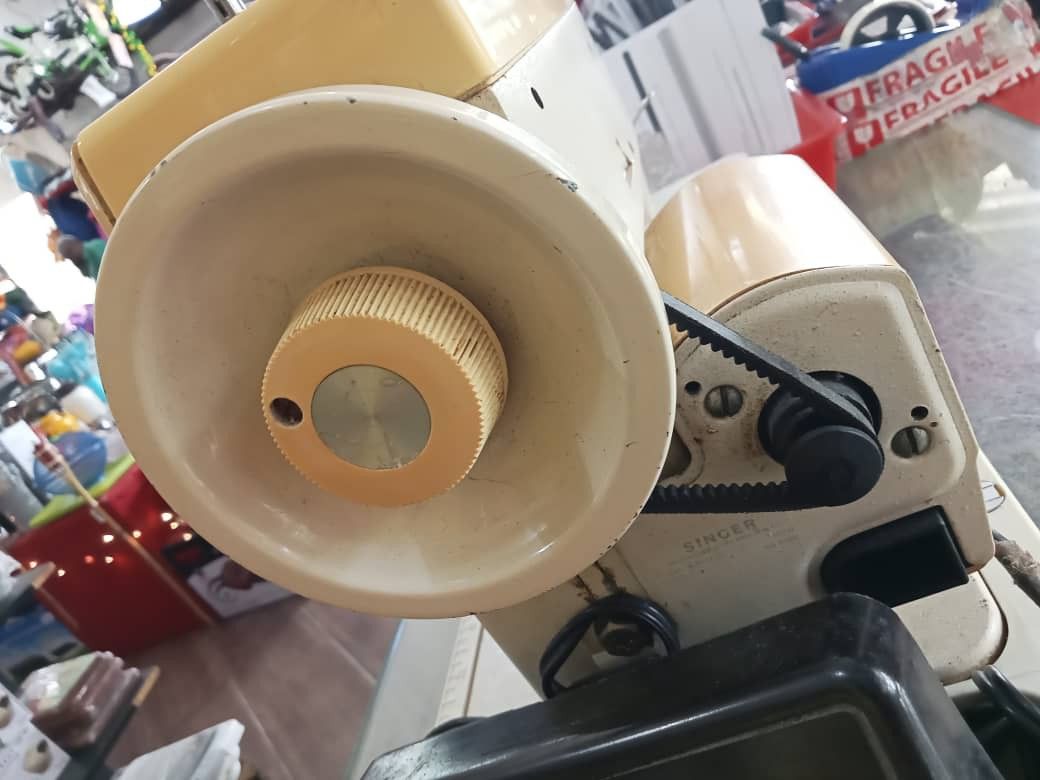SINGER Sewing Machine 1280, Furniture & Home Living, Furniture, Other ...