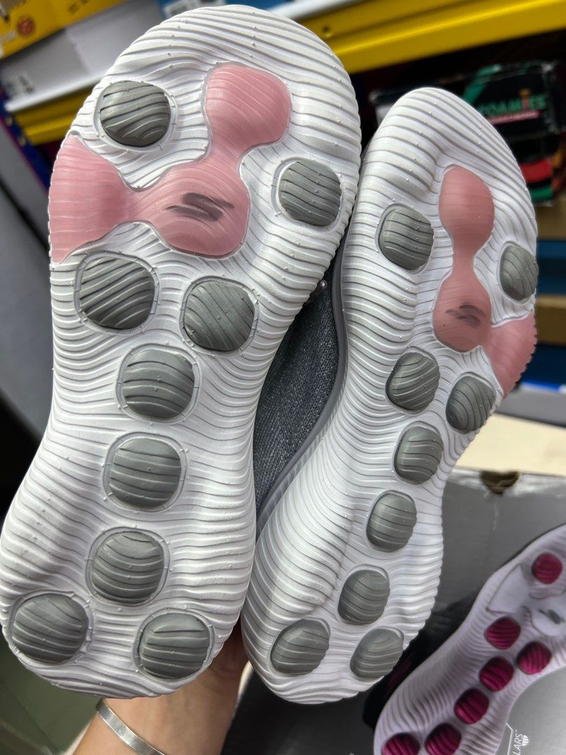 Skechers ULTRA PILLARs UltraGo GOGA-MAT Air-Cooled, Women's Fashion ...