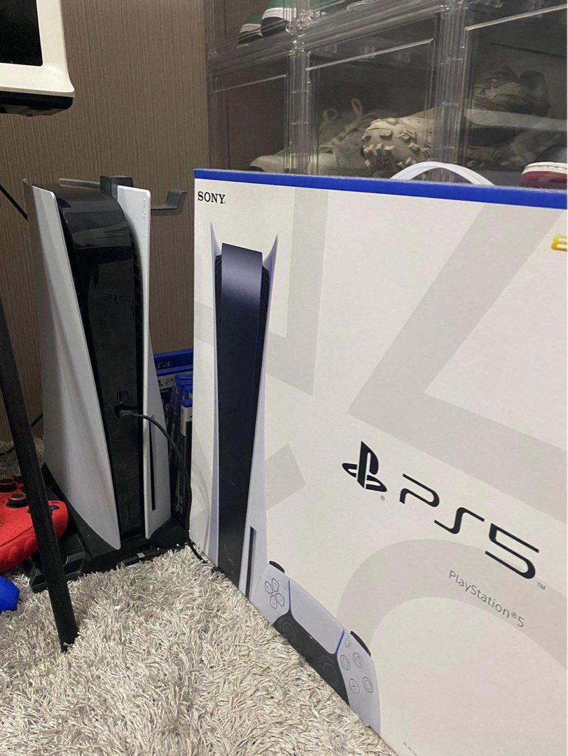 Sony PS5 with extra controller and CDs, Video Gaming, Video Game ...