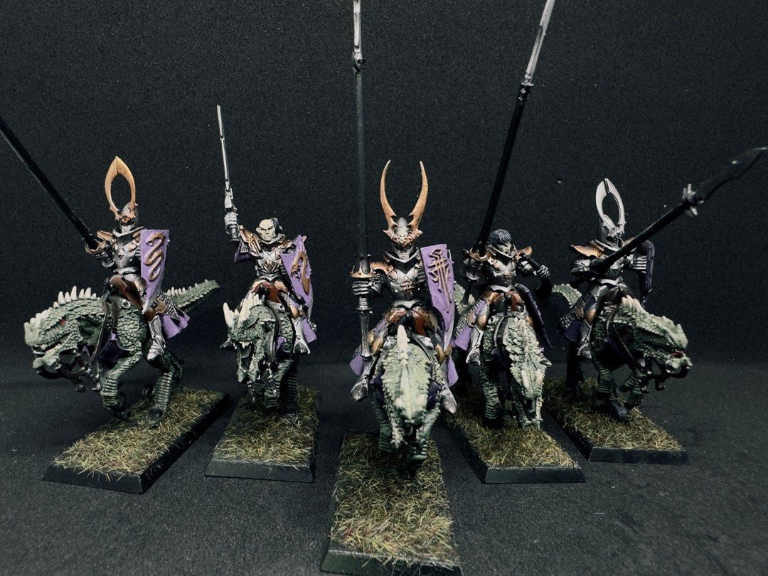 5 nicely painted Warhammer Dark Elf Cold One Knights Games Workshop ...