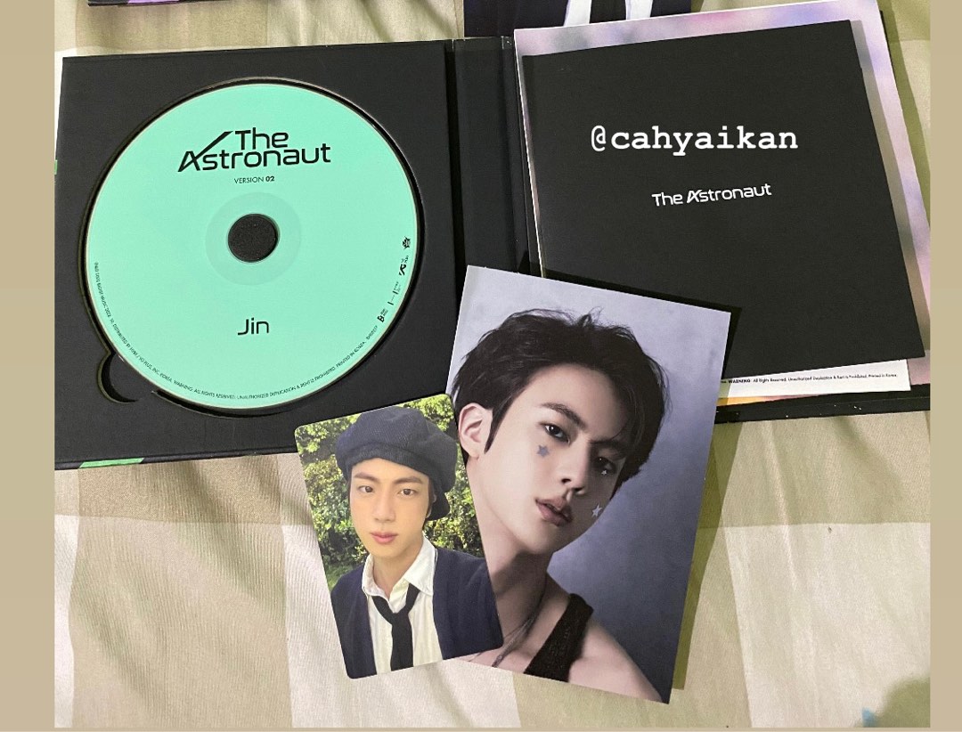 Album Jin BTS Hijau, K-Wave di Carousell