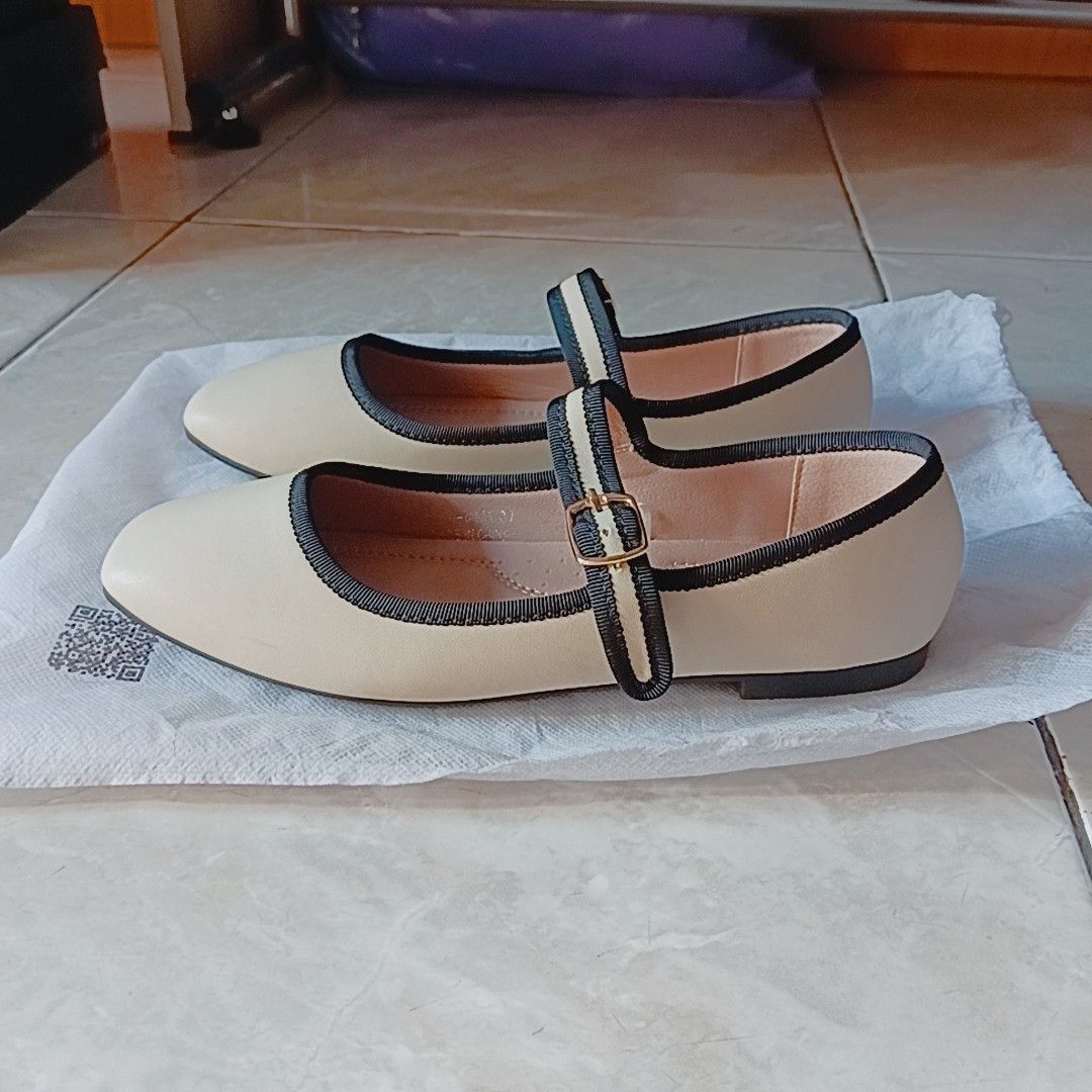 Blow Ariel Mary Jane Flat Shoes, Fesyen Wanita, Sepatu di Carousell