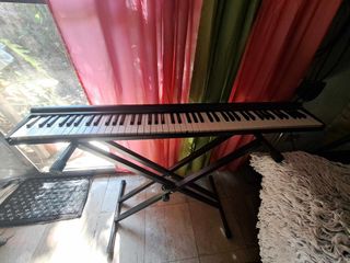 Huxley Light Up Keyboard Piano, Hobbies & Toys, Music & Media, Musical ...
