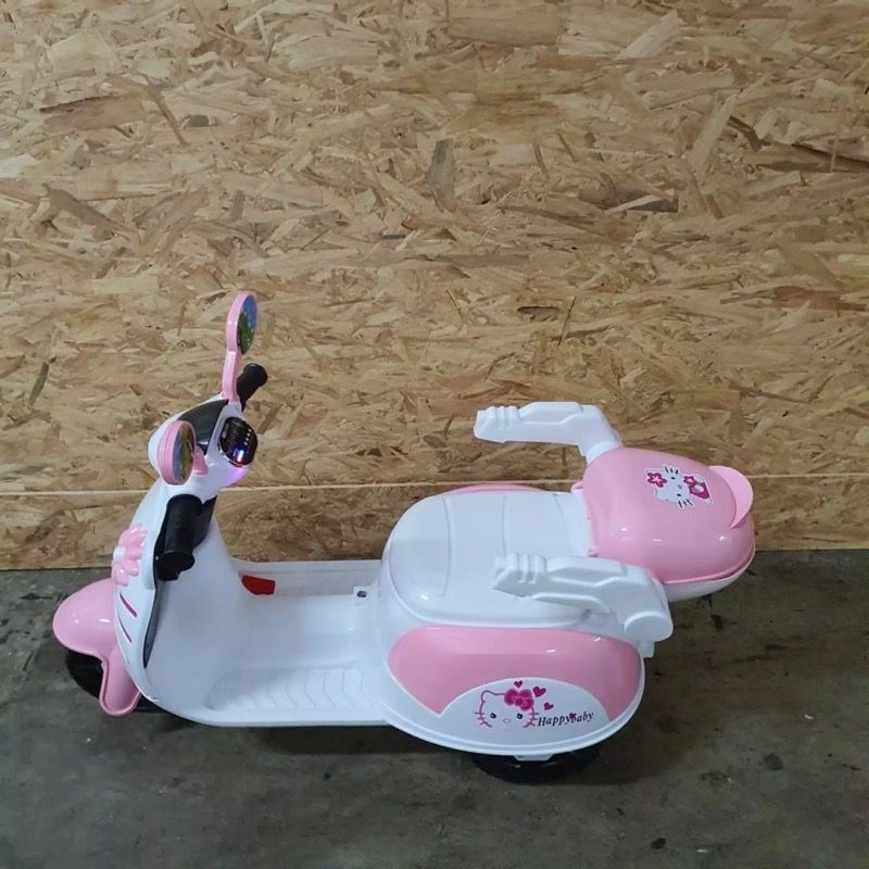 hello kitty vespa