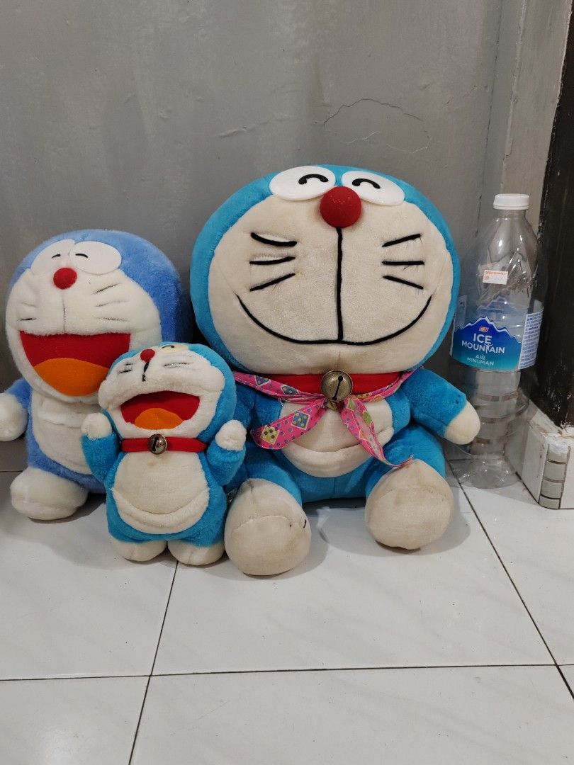 boneka doraemon original